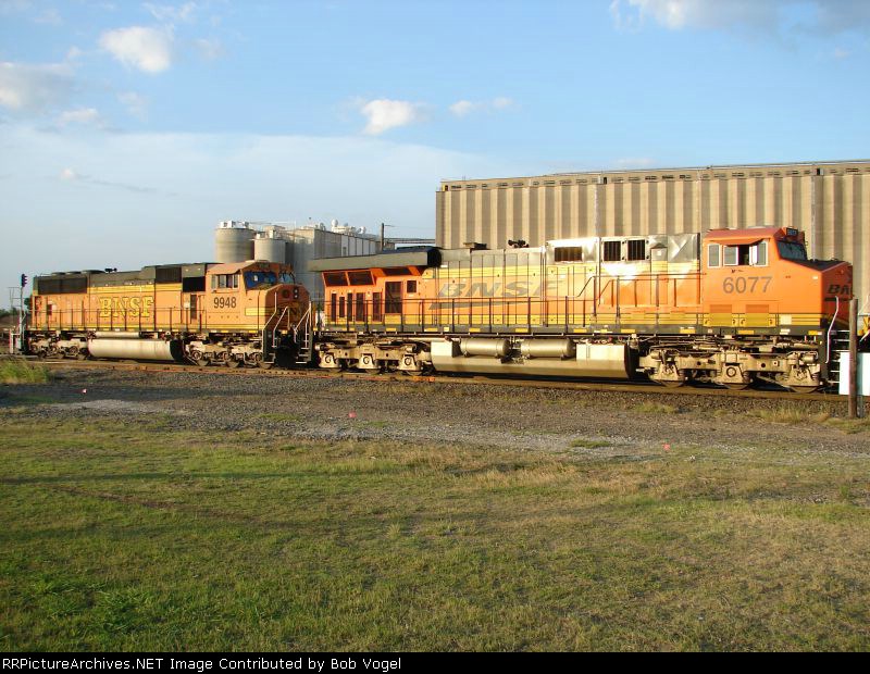 BNSF 6077 and 9>48